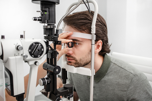 When to See an Optometrist vs. an Ophthalmologist for Eye Exams ...